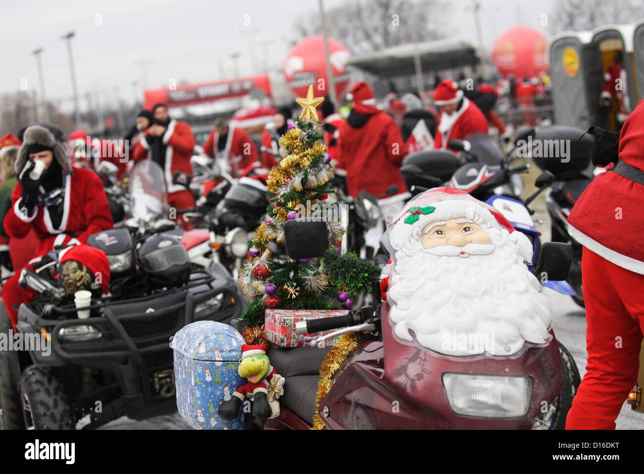Swieta boze narodzenie mikolajki pge arena christmas santa claus hi-res ...