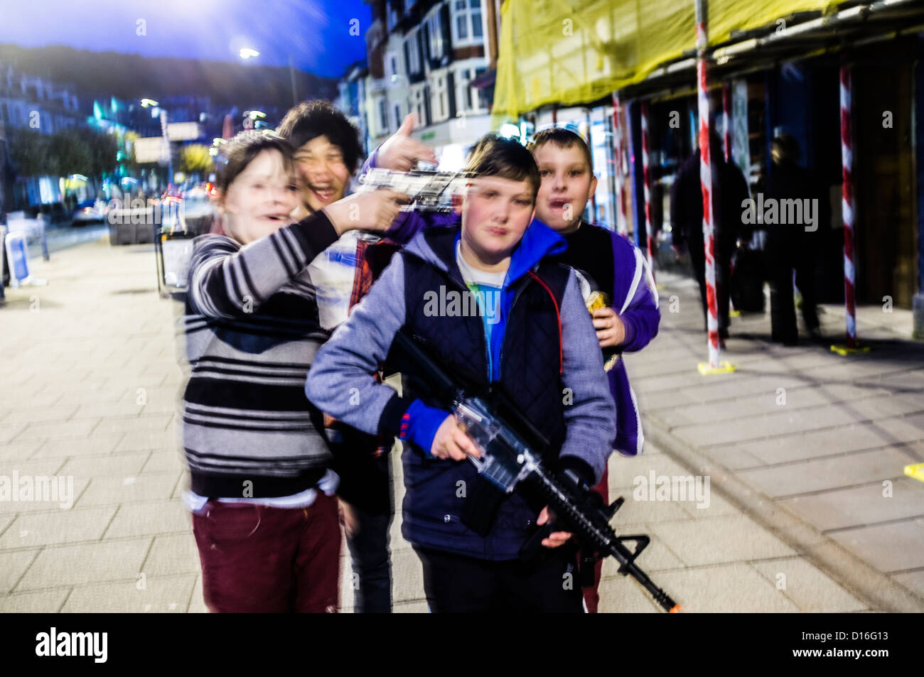 Children with guns hi-res stock photography and images - Alamy