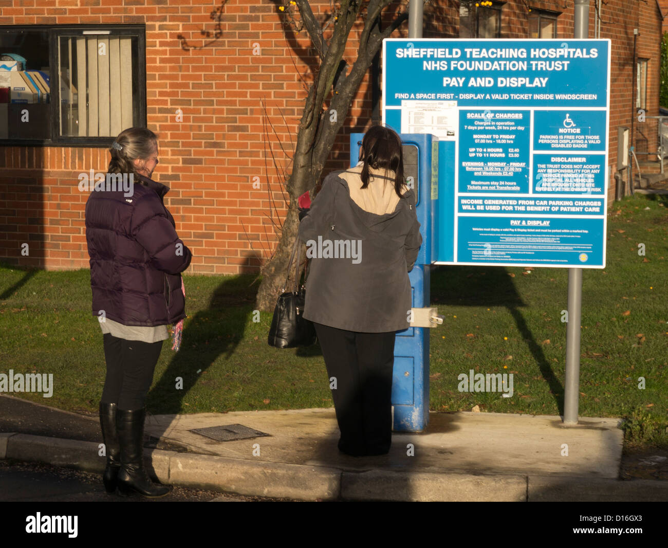 Signs at the Northern General Hospital, Sheffield, UK Stock Photo - Alamy