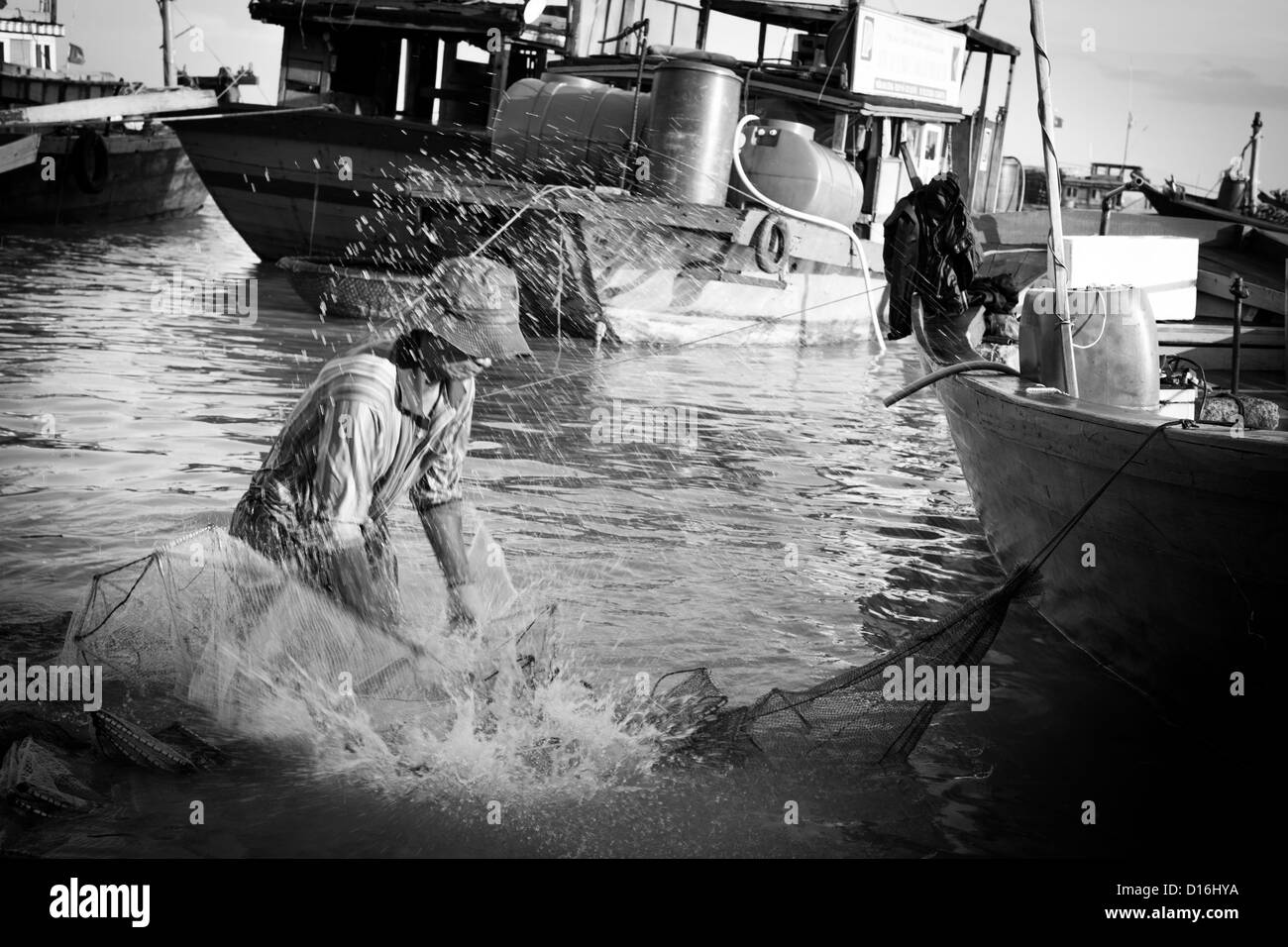 Finishing nets Black and White Stock Photos & Images - Alamy