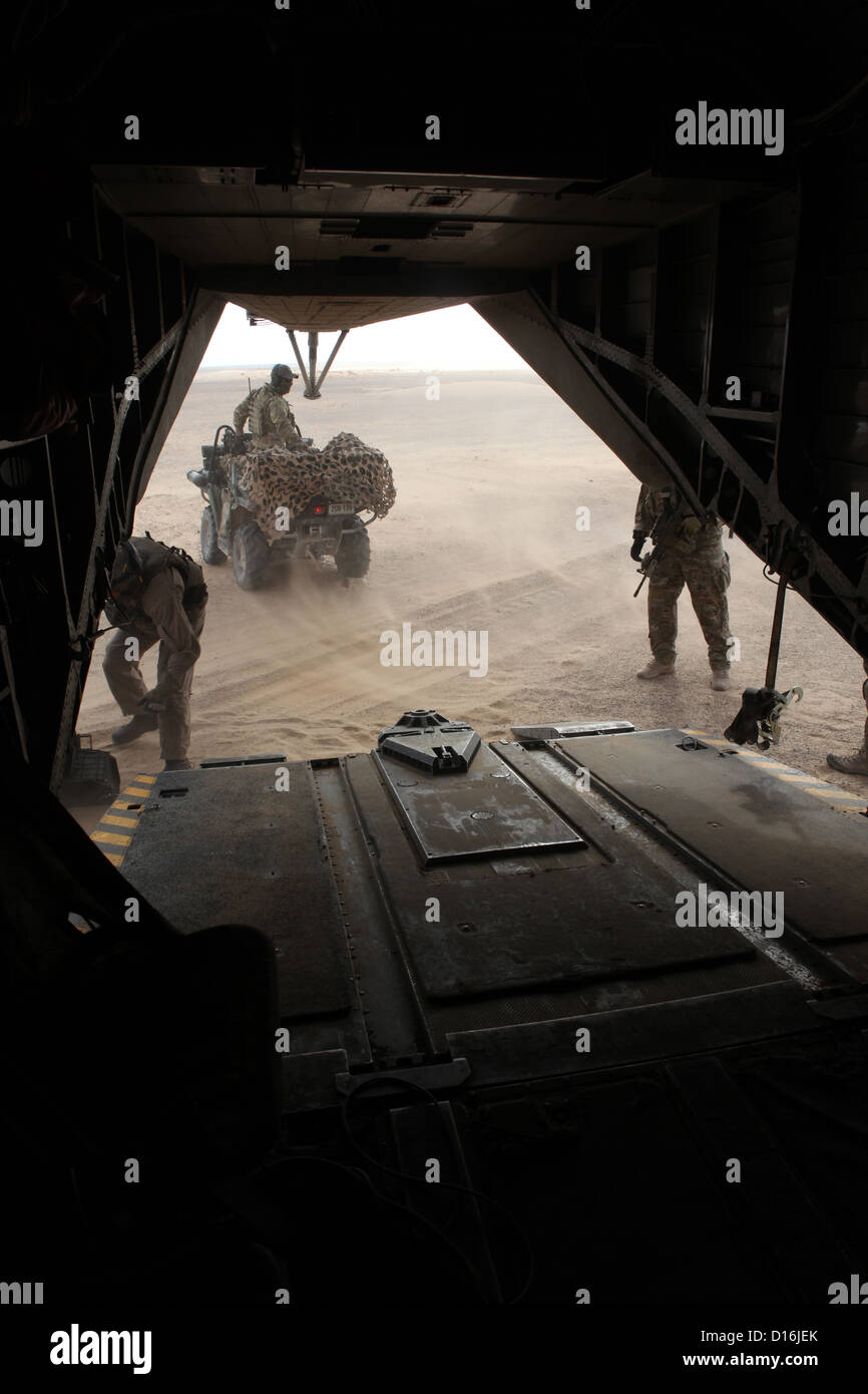 U.S. Marines with Marine Heavy Helicopter Squadron (HMH) 361, Marine ...