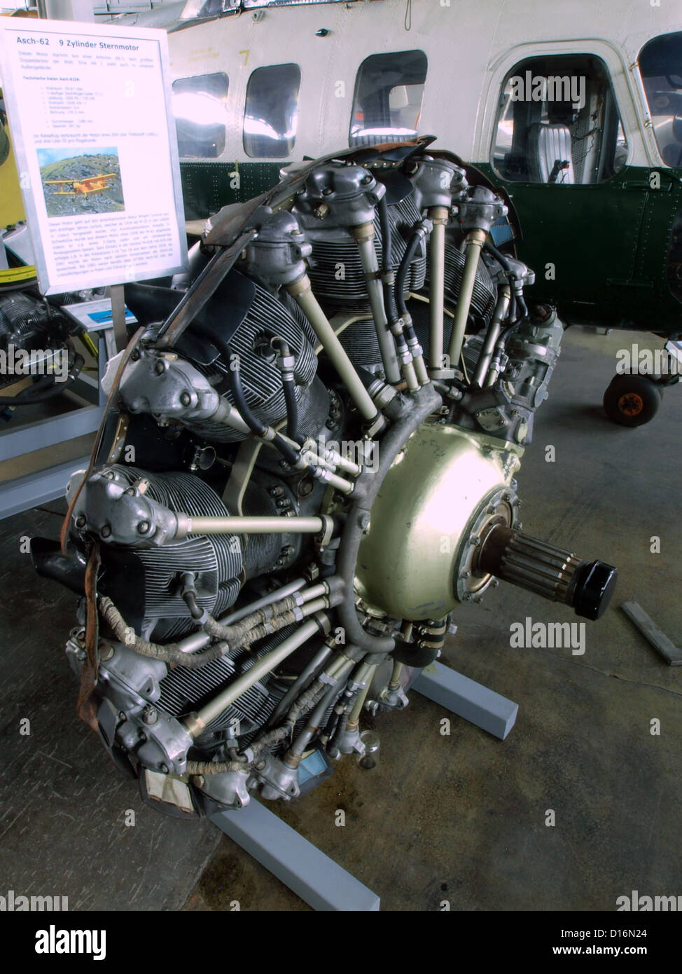 Engine star hi-res stock photography and images - Alamy