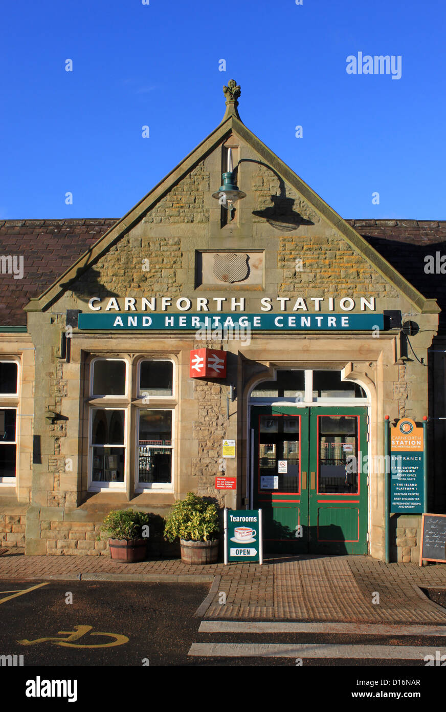 Carnforth station hi-res stock photography and images - Alamy