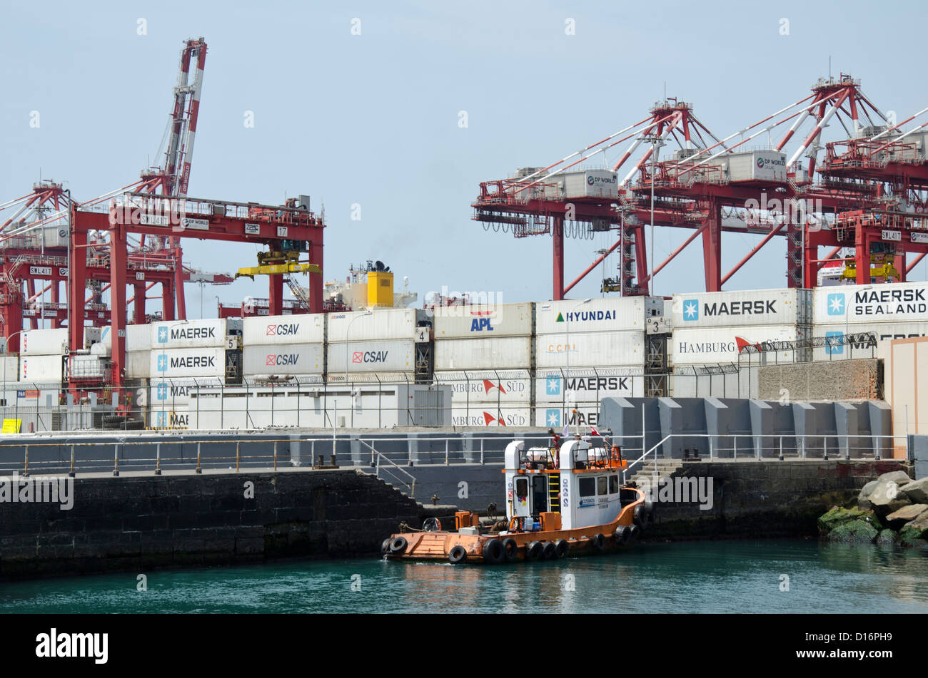Port of callao lima,peru container hi-res stock photography and images ...