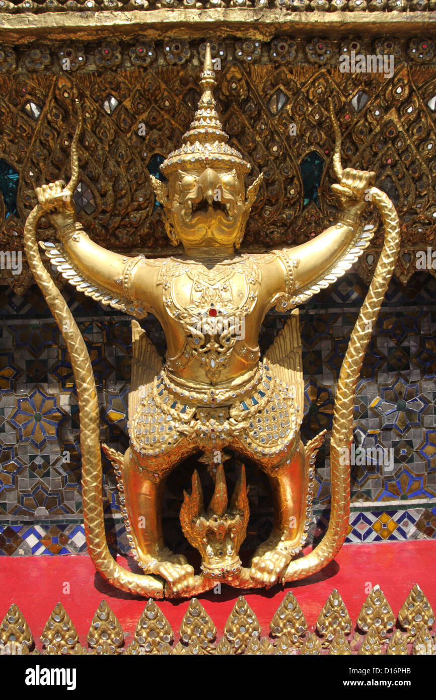 Garuda statue in The Grand Palace ( Wat Phra Kaew ) temple Stock Photo ...