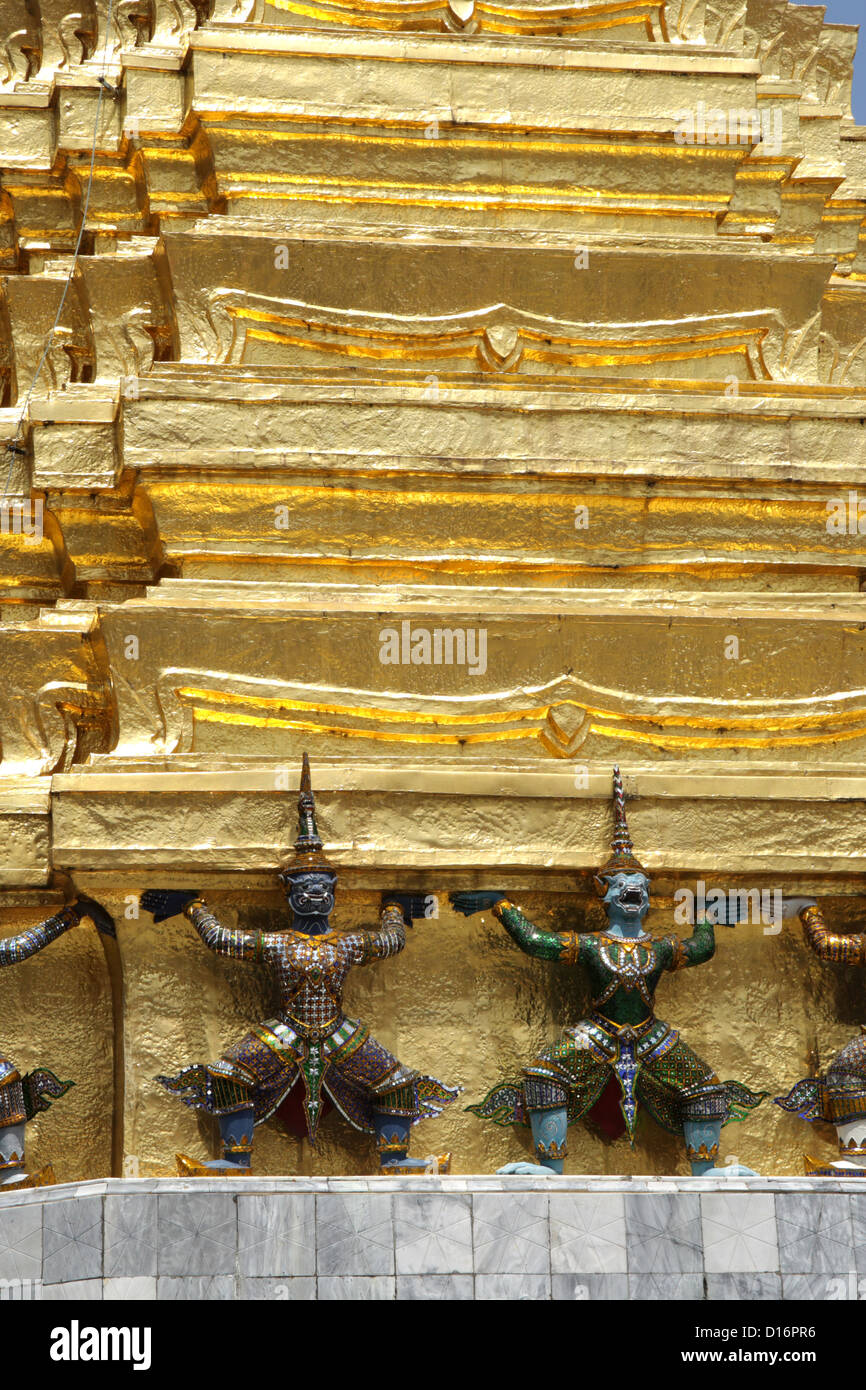 The demon guardian, guarding the Buddhist temple in the grand palace ...