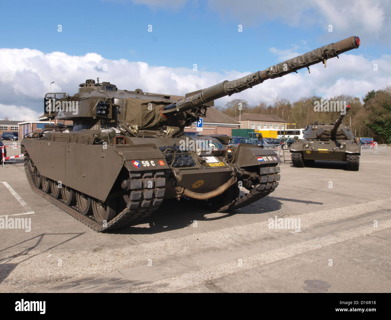 Rifled tank gun hi-res stock photography and images - Alamy