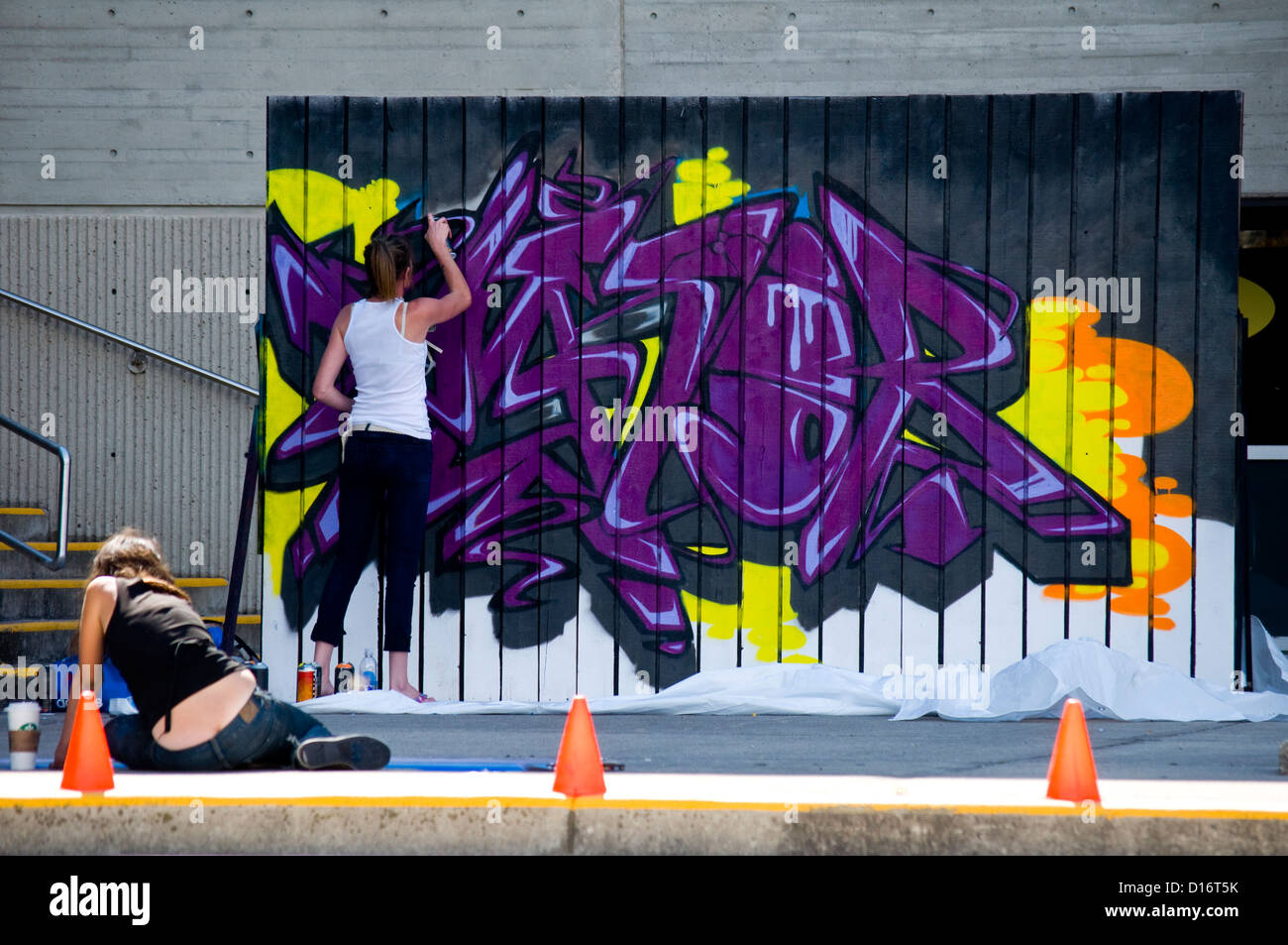 Painting abstract design mural hi-res stock photography and images - Alamy