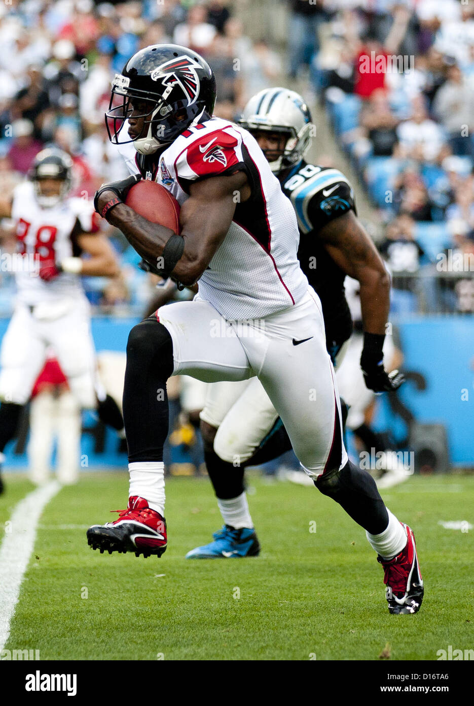 Dec. 9, 2012 - Charlotte, North Carolina, USA - Falcons WR JULIO JONES ...