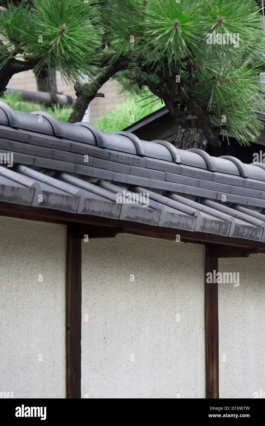 Japanese style garden fence hi-res stock photography and images - Alamy