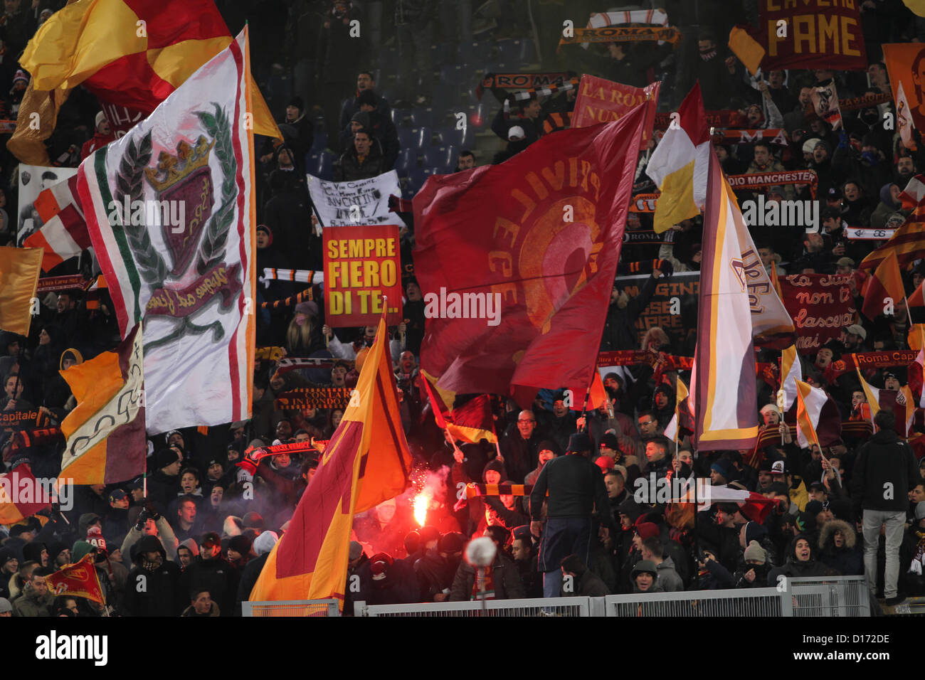 Stadio olimpico rome fans hi-res stock photography and images - Alamy