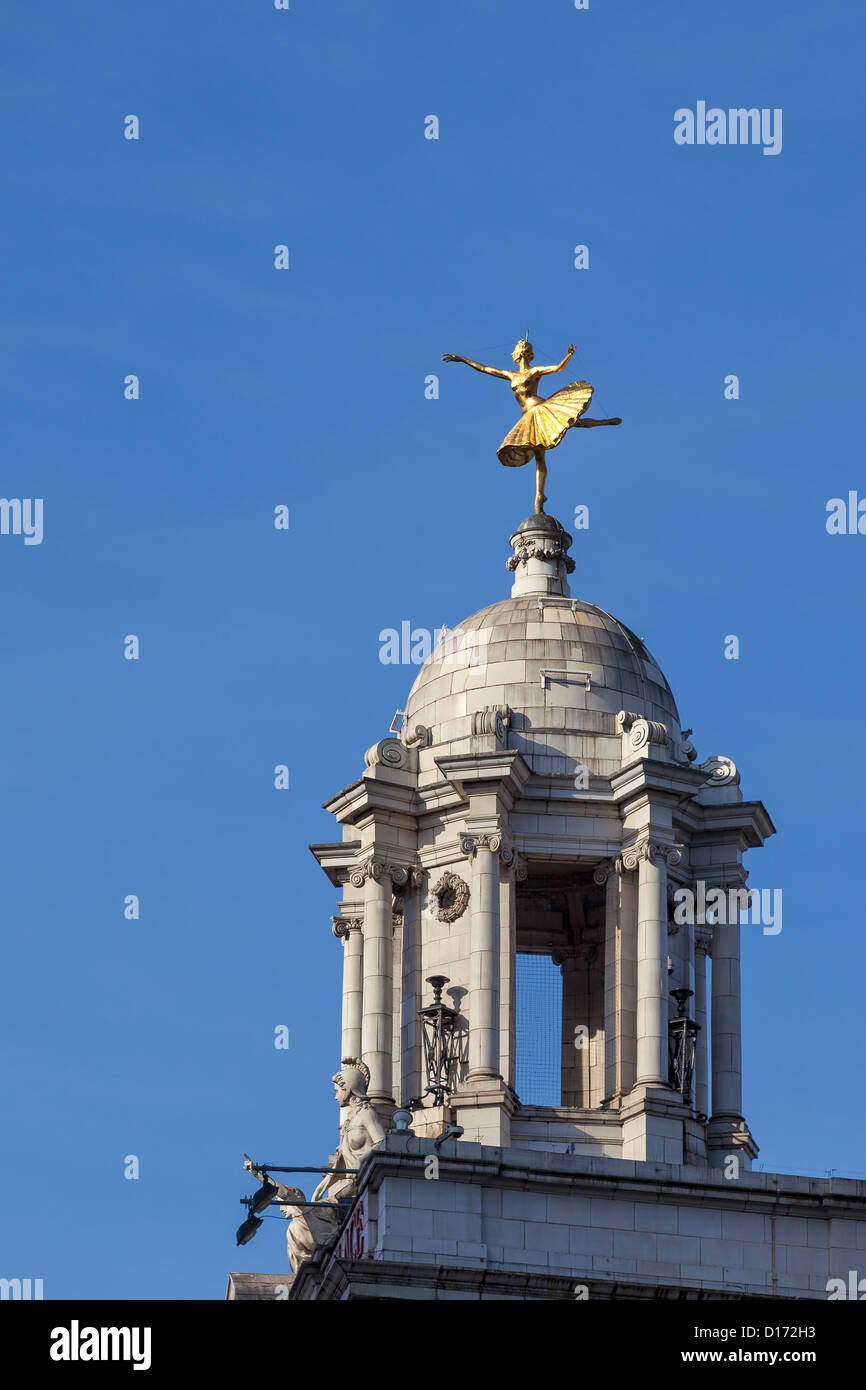 Gilded Statue Ballerina Anna Pavlova High Resolution Stock Photography and Images - Alamy