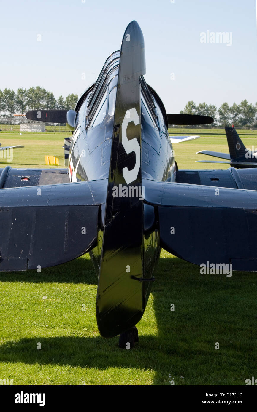 Vintage plane propeller hi-res stock photography and images - Alamy