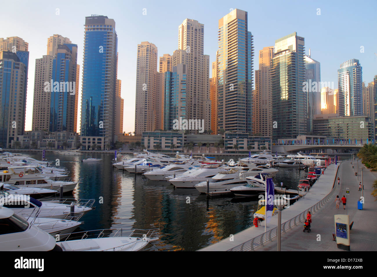 High rise building dubai hi-res stock photography and images - Alamy