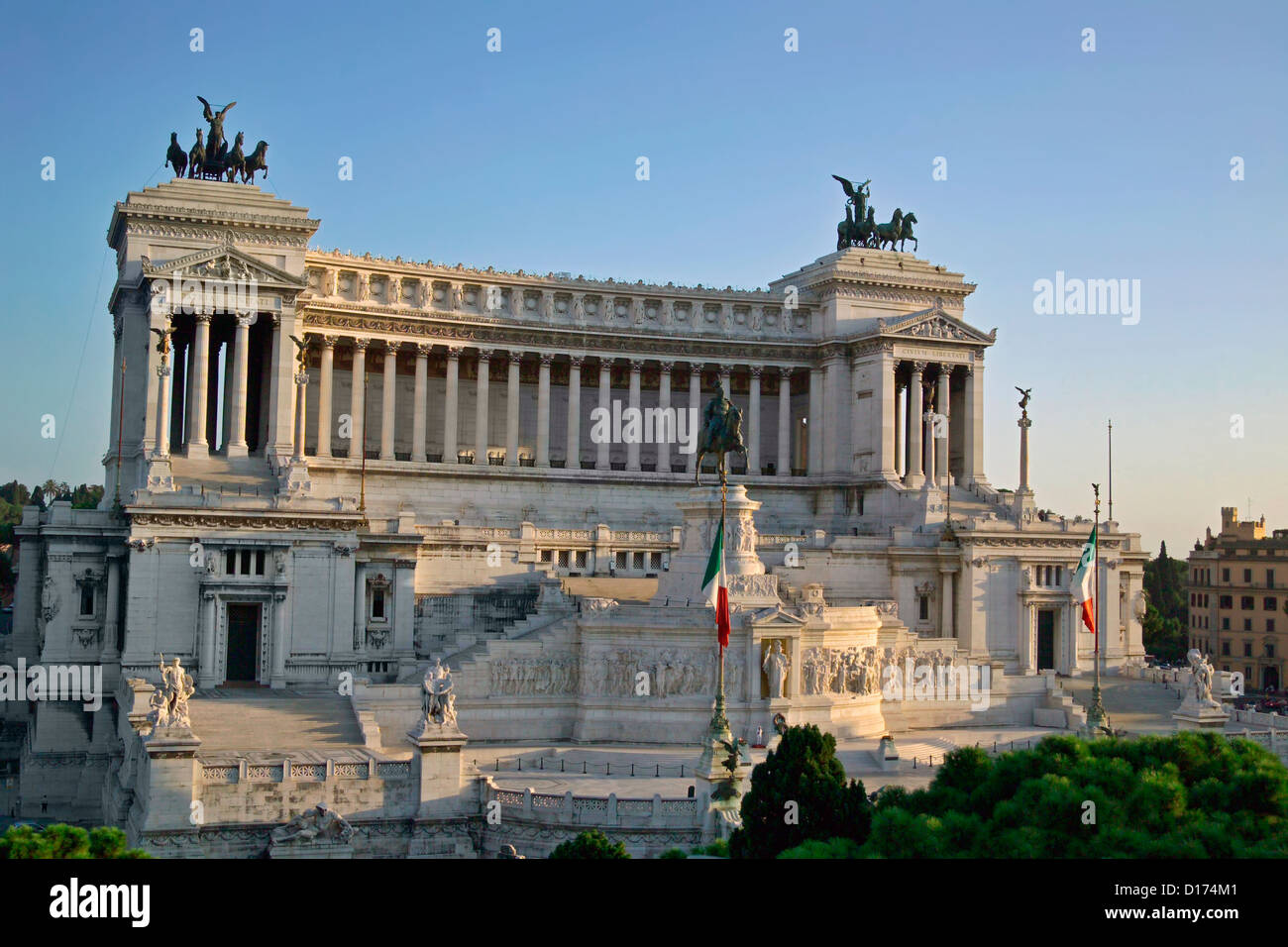 Grandeur of vittoriano hi-res stock photography and images - Alamy