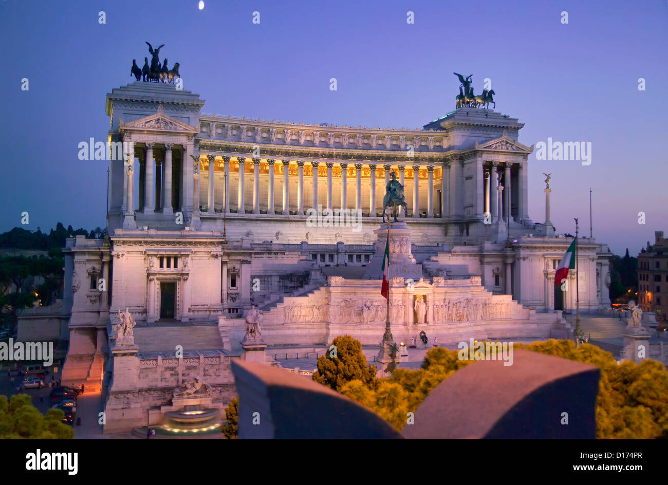 Italy, Lzio, Rome, Venezia Square, view of the Vittoriano building at ...