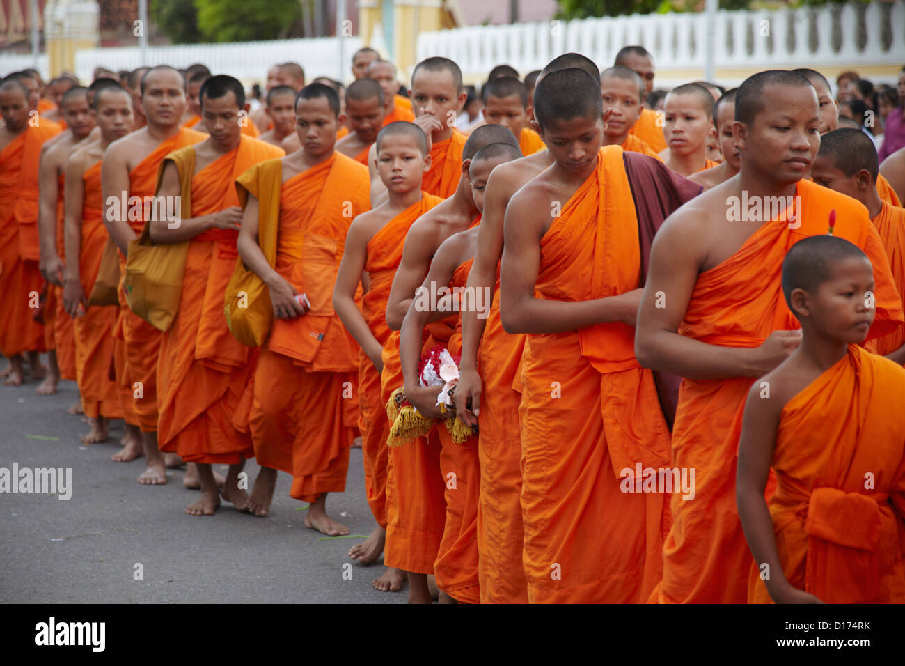 Phnom penh royal palace monk hi-res stock photography and images - Alamy