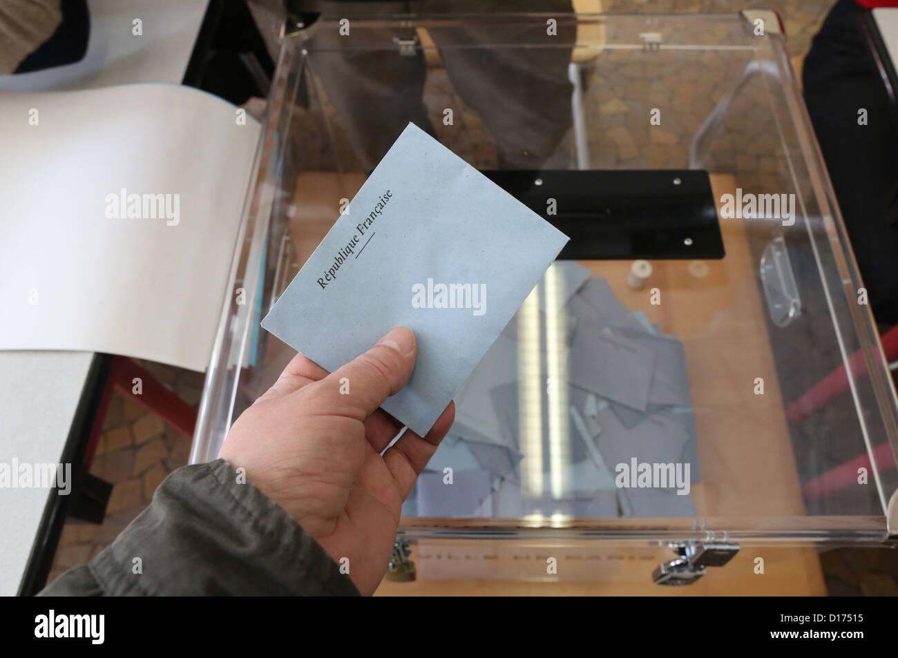 Polling urn hi-res stock photography and images - Alamy