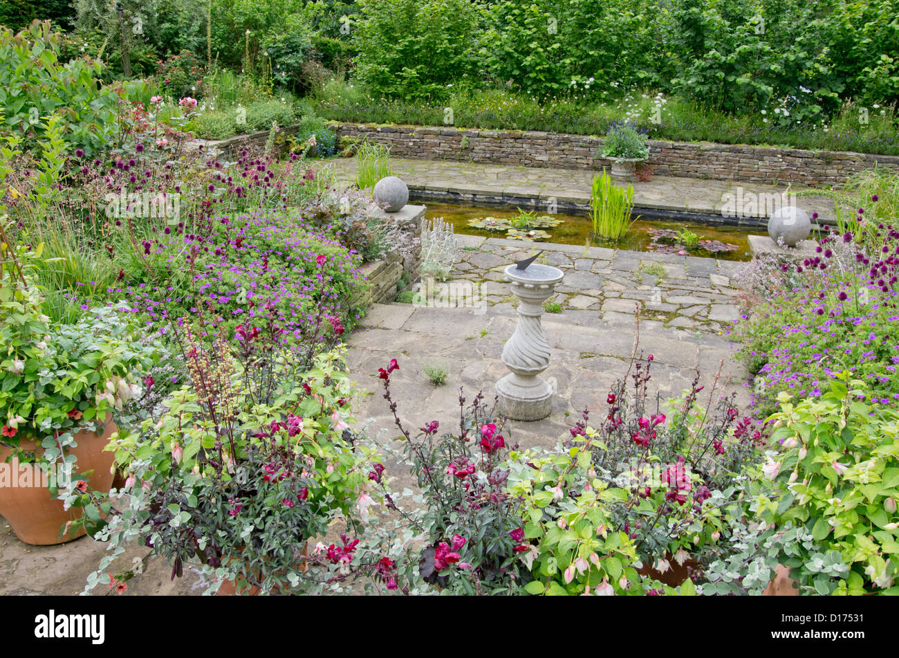 Hard landscaping paving hi-res stock photography and images - Alamy