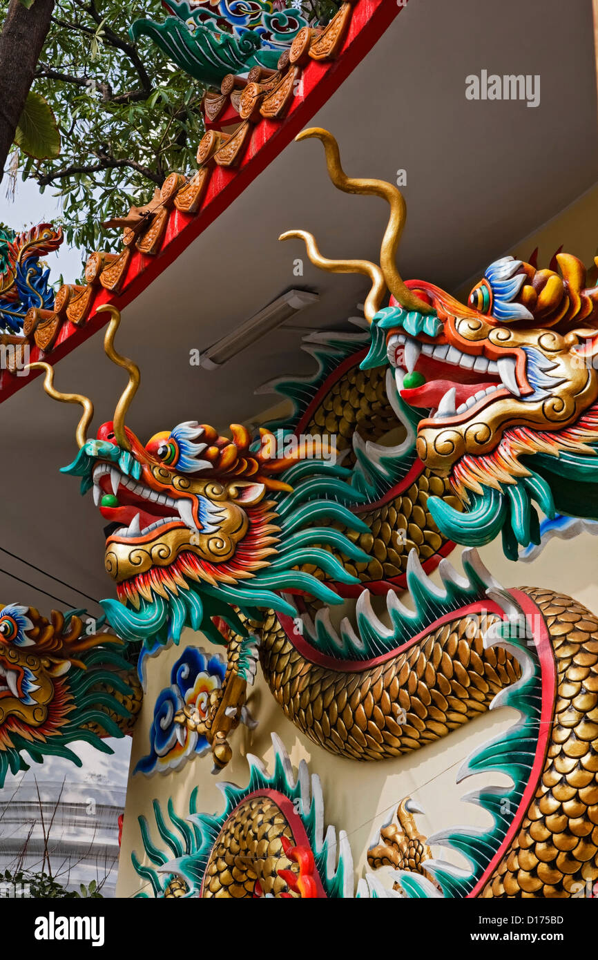 Thailand, Bangkok, dragon statues close to a temple Stock Photo - Alamy