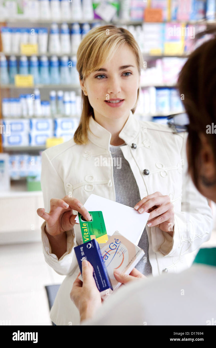 GENERIC DRUG IN PHARMACY Stock Photo - Alamy