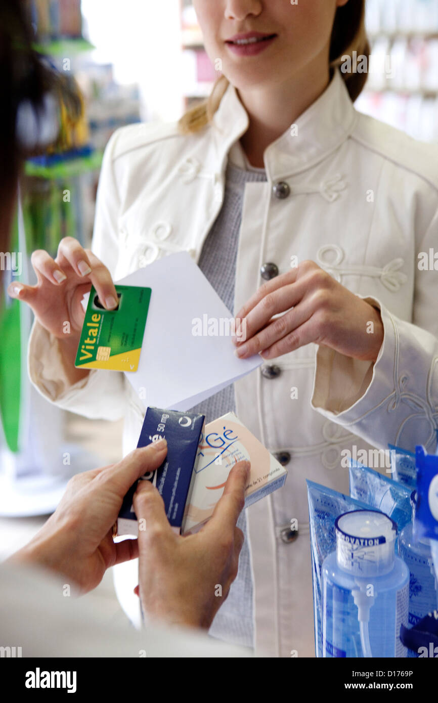 GENERIC DRUG IN PHARMACY Stock Photo - Alamy