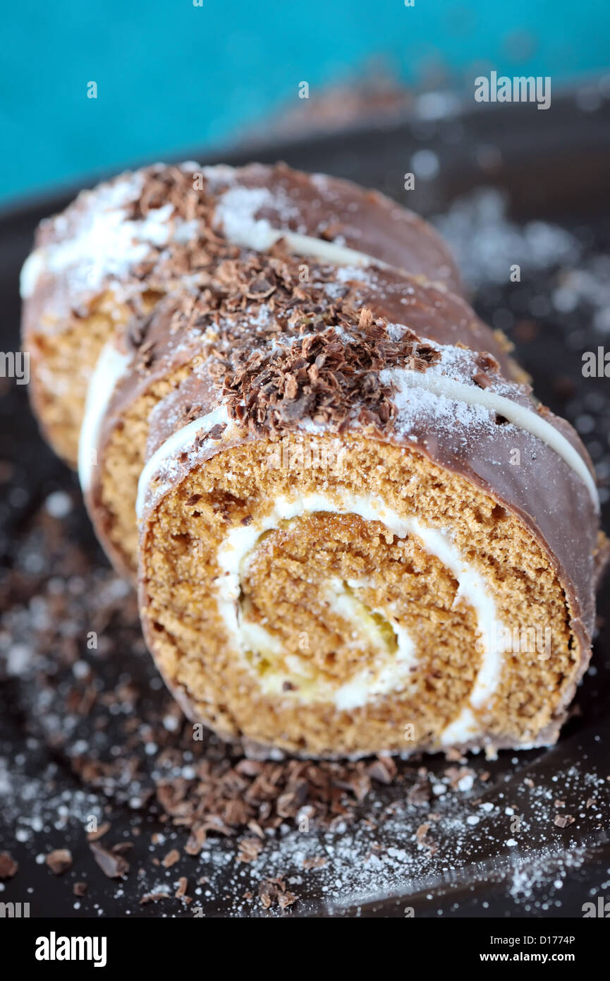 Cake roll hi-res stock photography and images - Alamy
