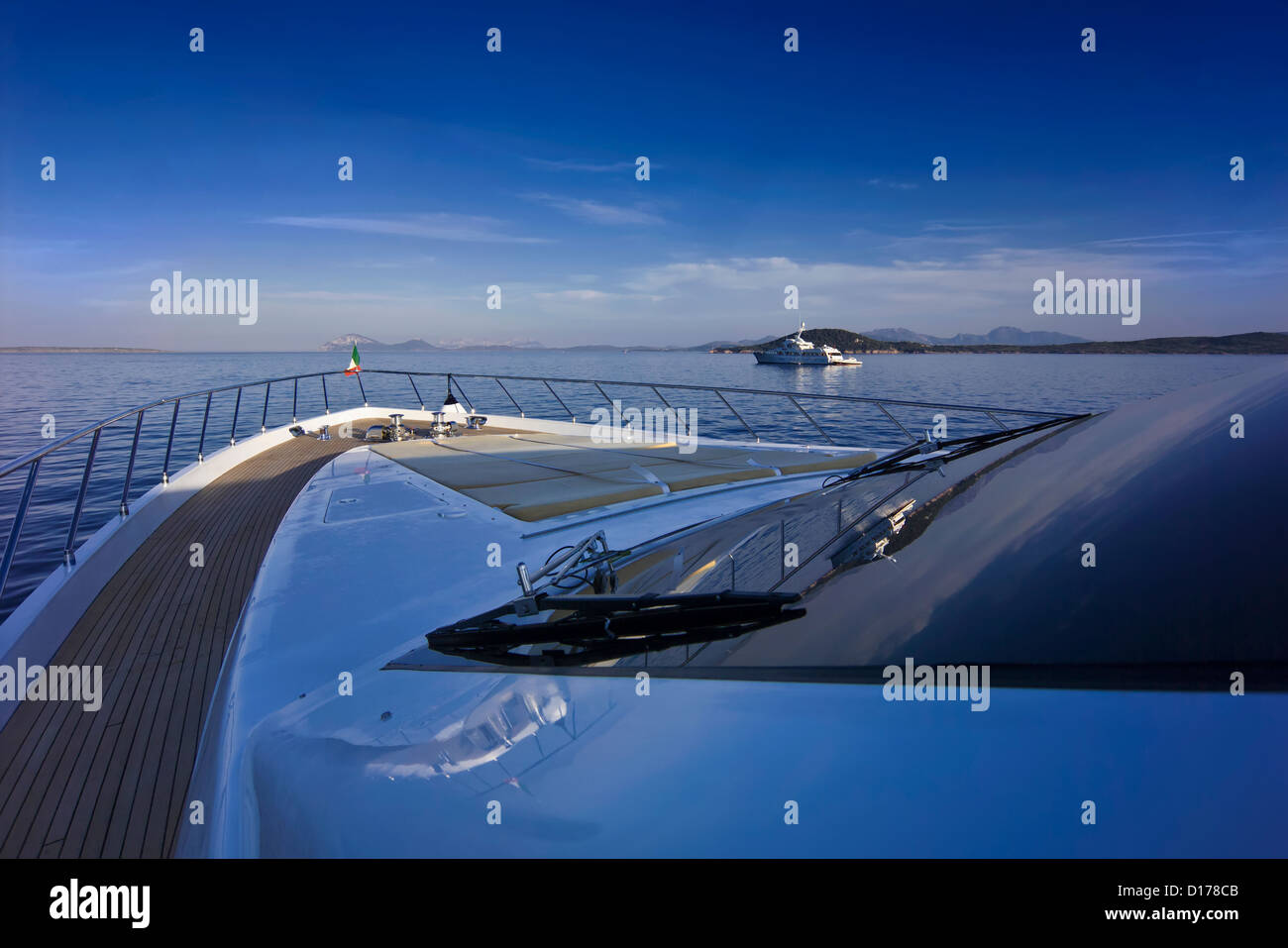 35 meters luxury yacht hi-res stock photography and images - Alamy
