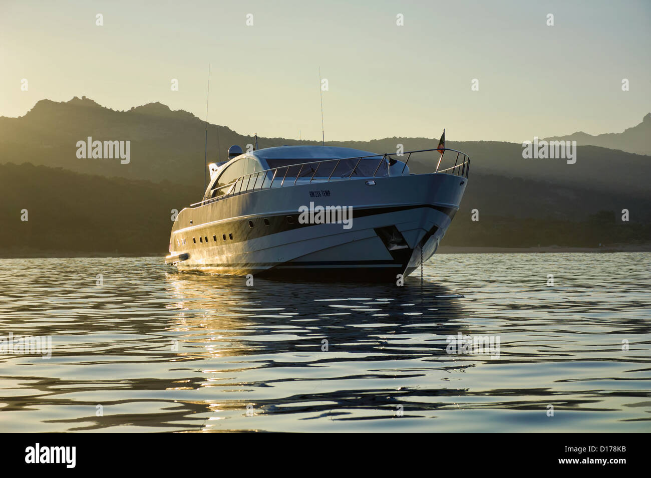 35 meters luxury yacht hi-res stock photography and images - Alamy