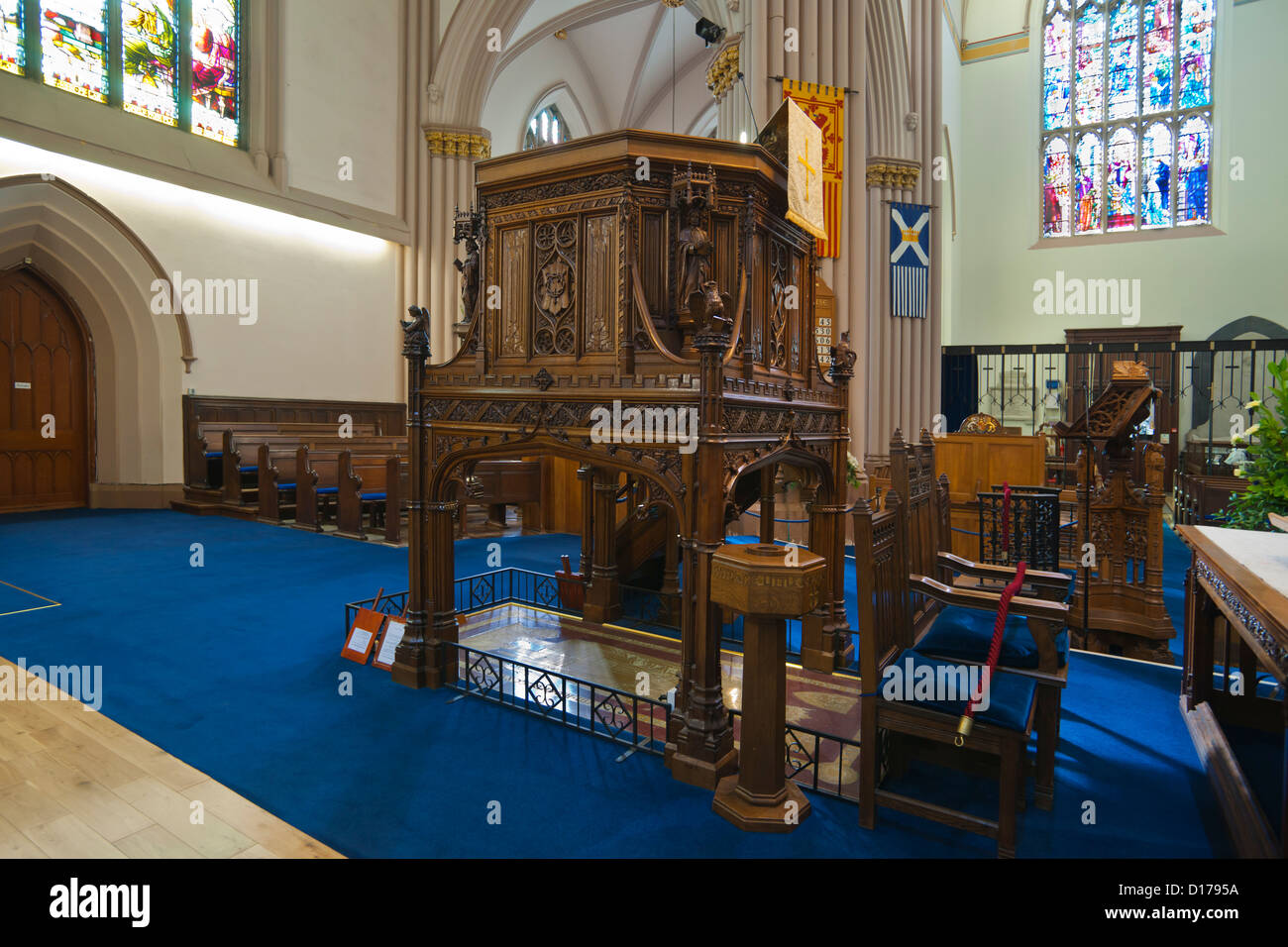 Interior dunfermline abbey dunfermline scotland hi-res stock ...