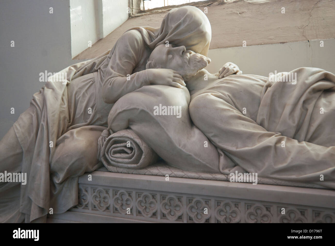 Tomb, Dunfermline Abbey, Fife, Scotland, UK Stock Photo - Alamy