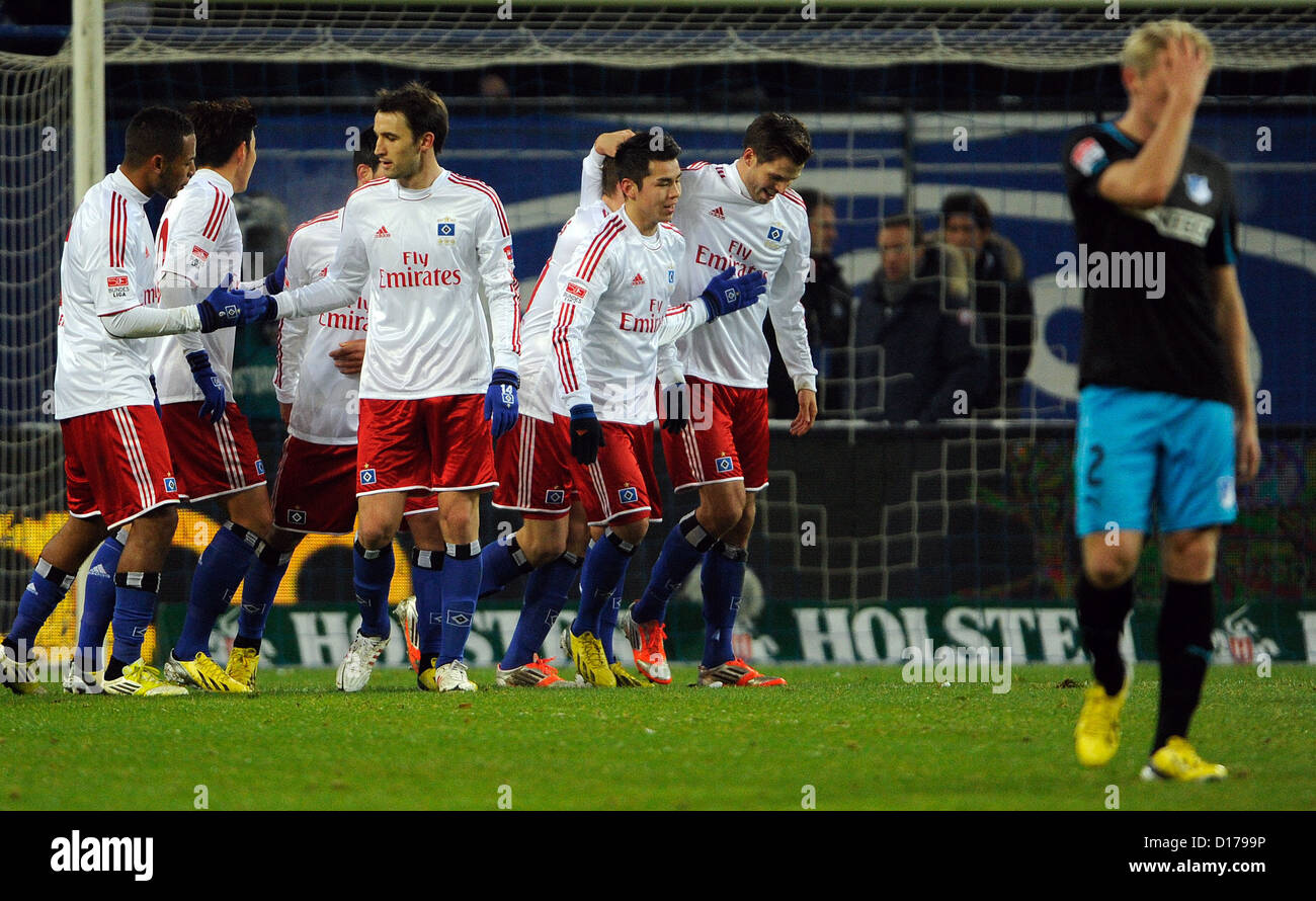 Hamburg's players celebrate the 1-0 goal during the German Bundeliga ...