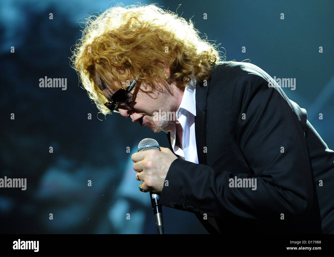 Simply Red Mick Hucknall High Resolution Stock Photography and Images ...