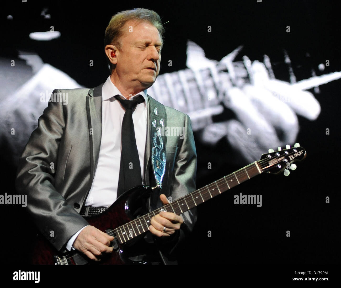 John miles o2 world High Resolution Stock Photography and Images - Alamy