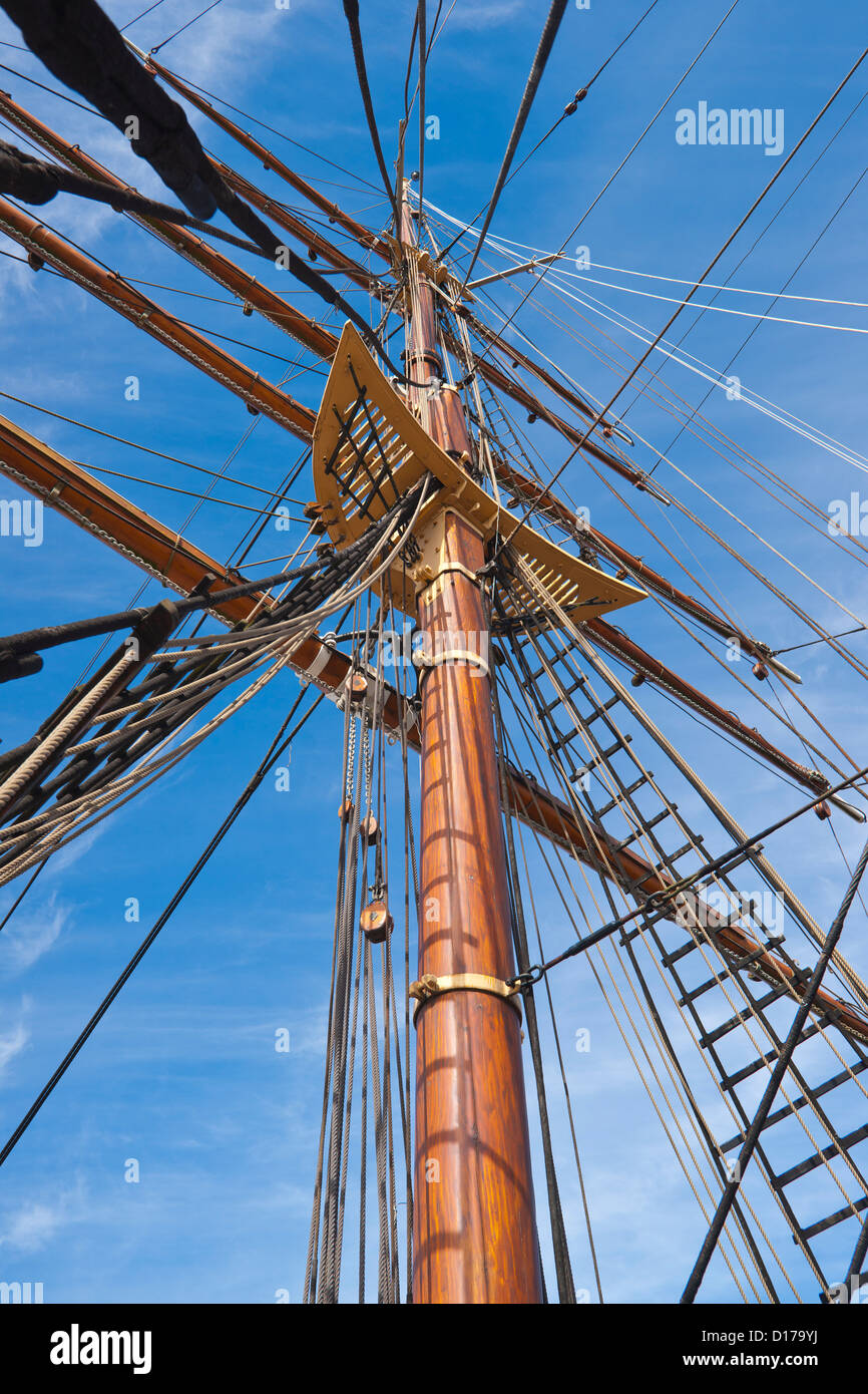 Discovery Point Visitor Centre, HMS / RRS ship, Dundee, Scotland, UK ...