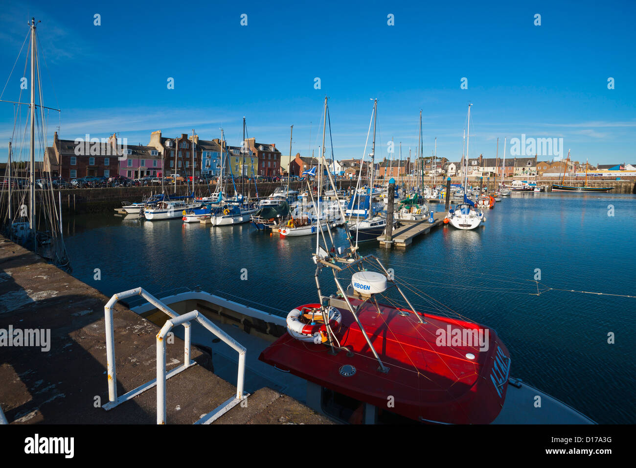 Perth harbour scotland hi-res stock photography and images - Alamy