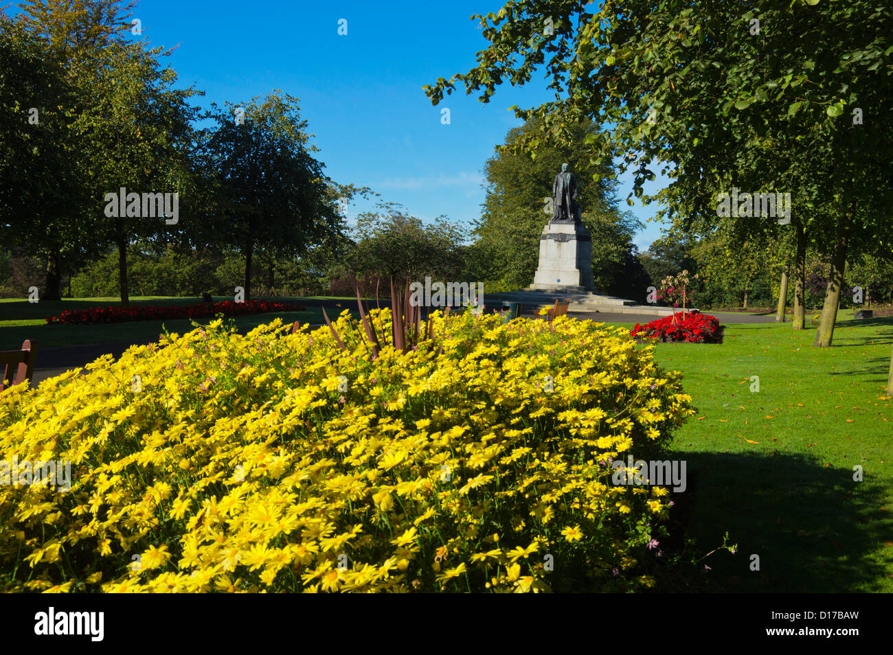 Andrew carnegie statue hi-res stock photography and images - Alamy