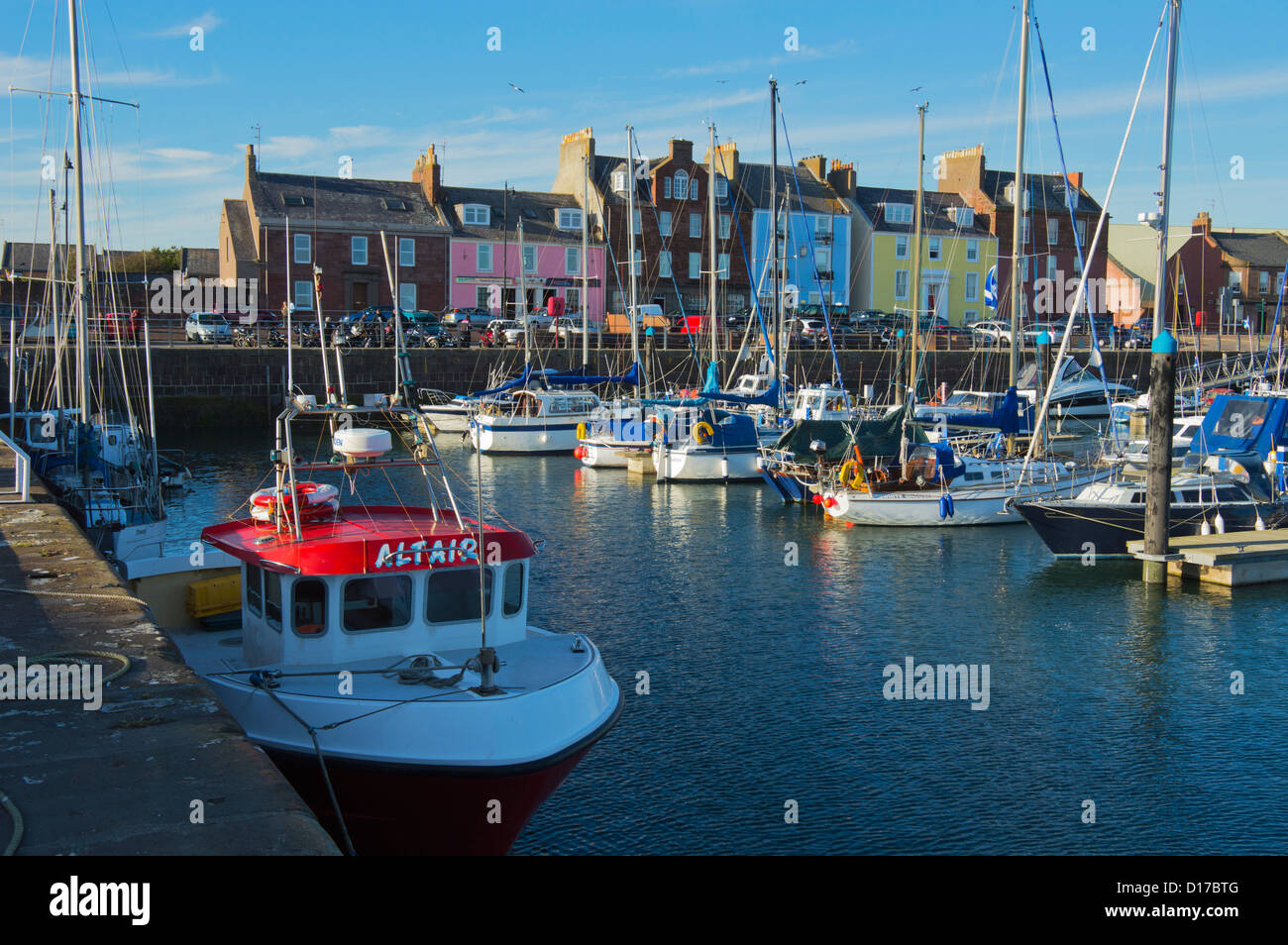 Perth harbour scotland hi-res stock photography and images - Alamy