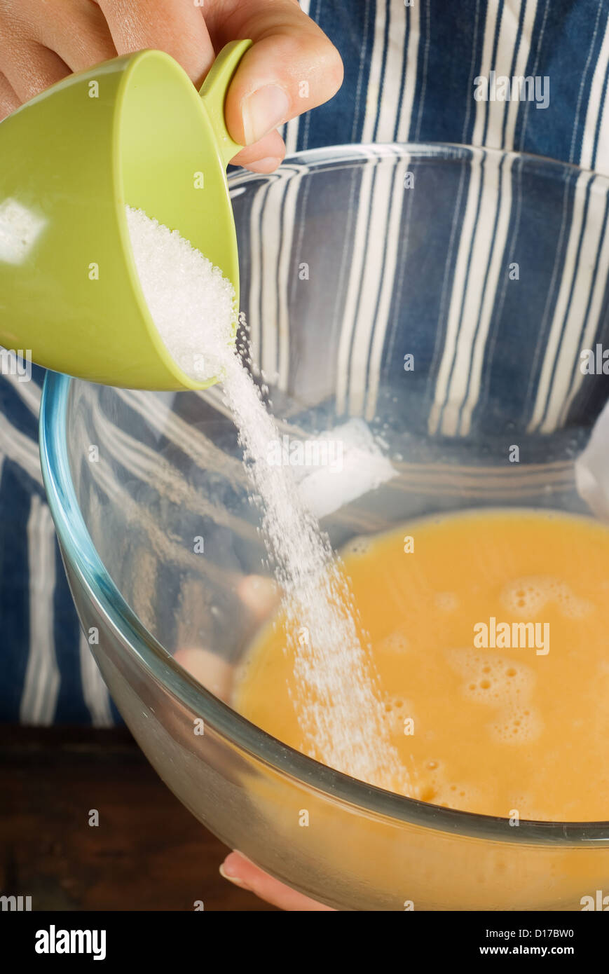 Pouring pancake mix hi-res stock photography and images - Alamy