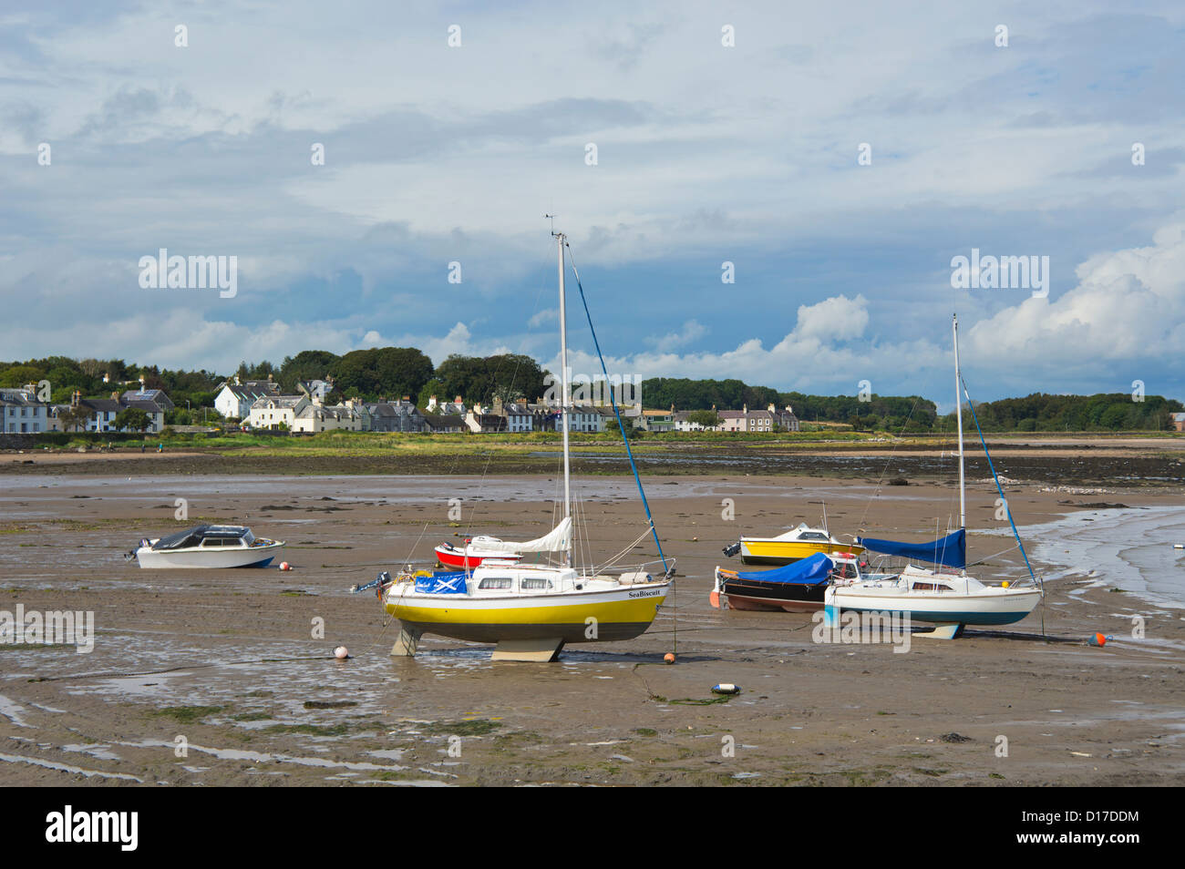 Harbour main hi-res stock photography and images - Alamy