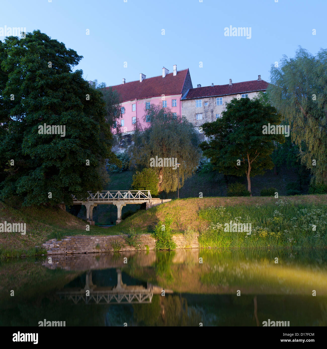 Medieval city wall river hi-res stock photography and images - Alamy