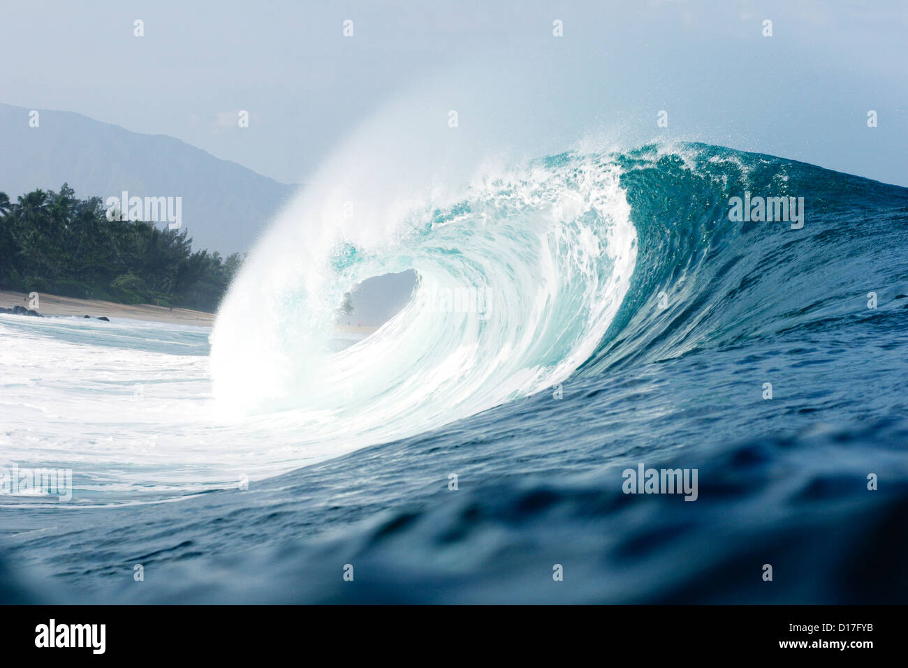 Hawaii, Oahu, Pipeline, Wave Breaking Stock Photo - Alamy
