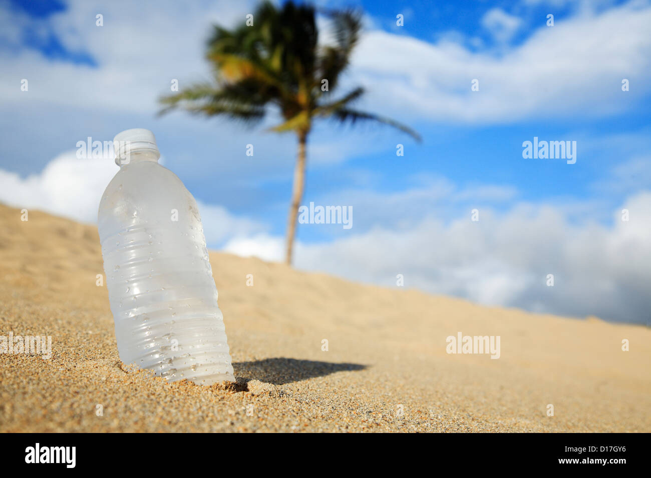 Hawaii, Oahu, Bottle Of Water On The Beach Stock Photo - Alamy