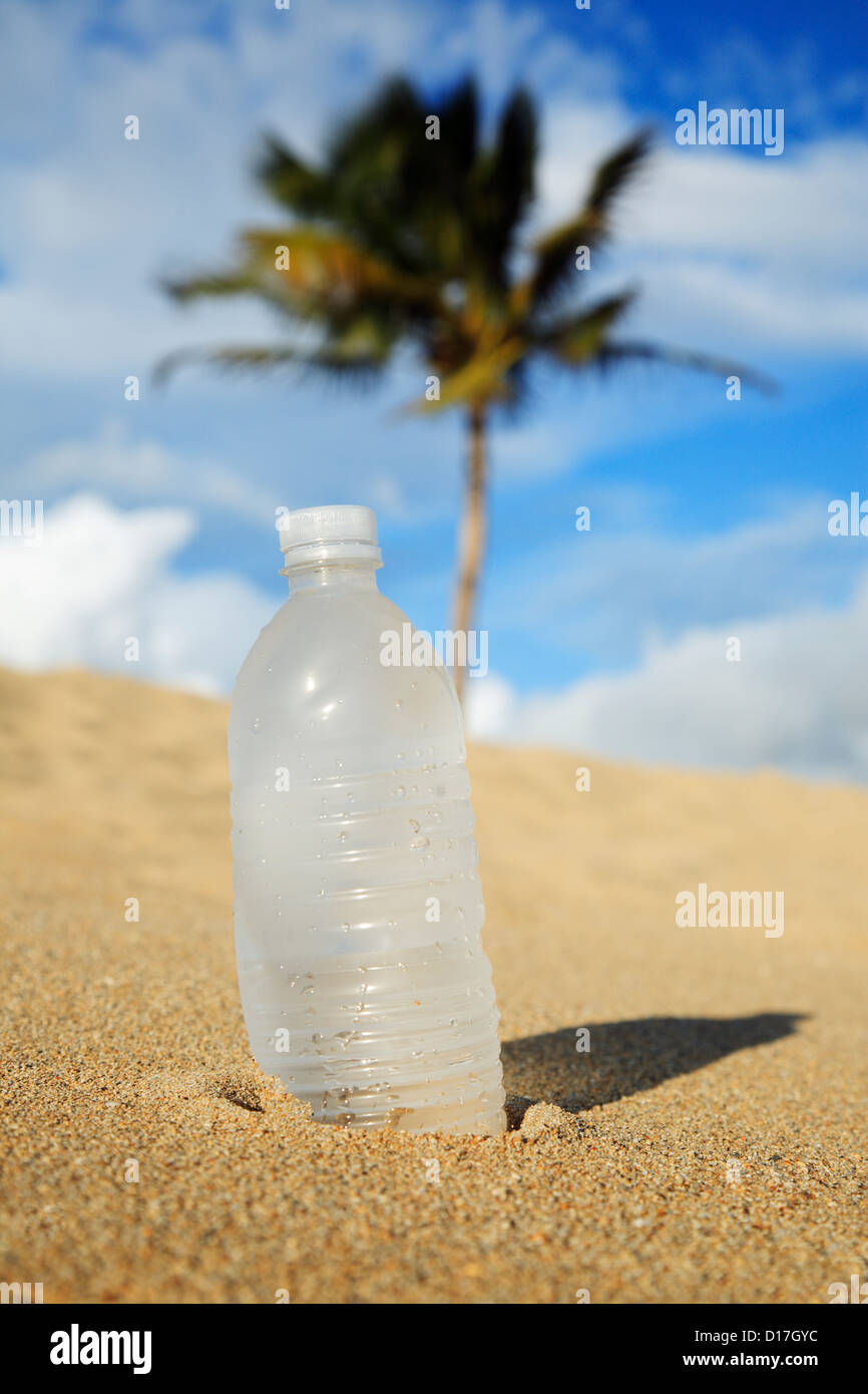 Hawaii, Oahu, Bottle Of Water On The Beach Stock Photo - Alamy