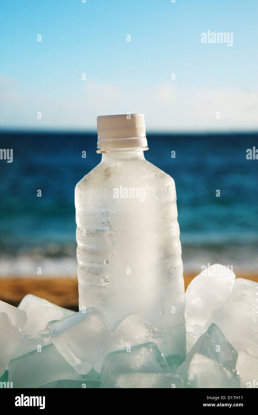 Hawaii, Oahu, Bottle Of Water On The Beach Stock Photo - Alamy