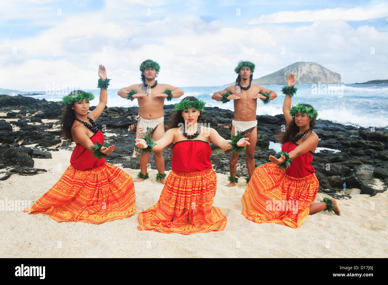 Hawaii, Oahu, Group Of Tahitian Male And Female Dancers Posing Stock ...