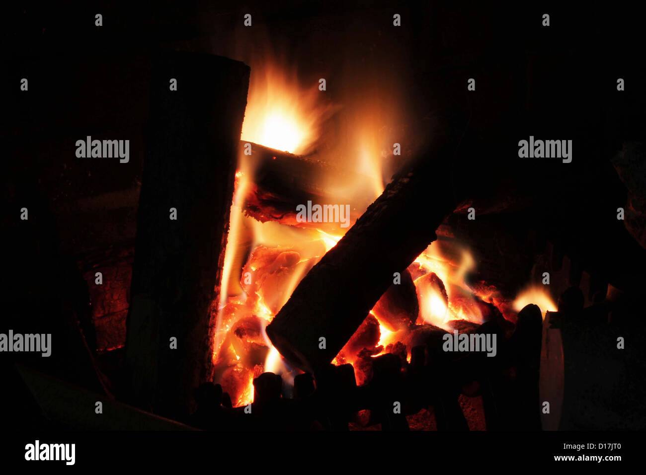 Stunning Traditional Wood Fire Stock Photo - Alamy