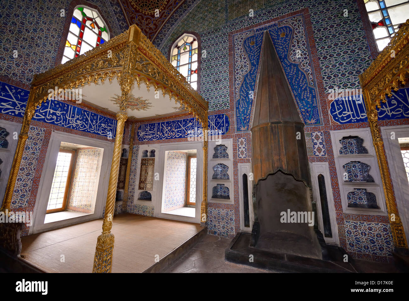 Privy Chamber of Sultan Murat III with beds and fireplace in the ...