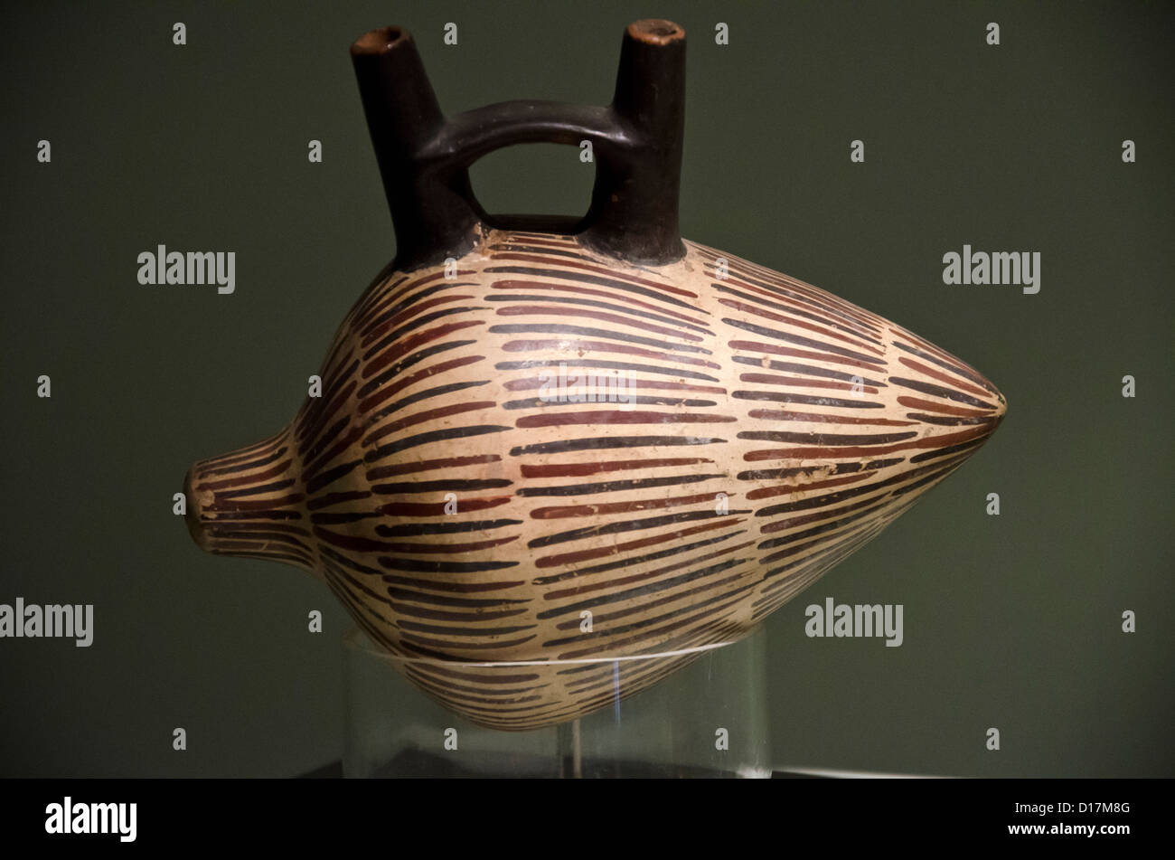 Ceramic vessel Nazca culture 100 BC-800 BC Perú Stock Photo - Alamy