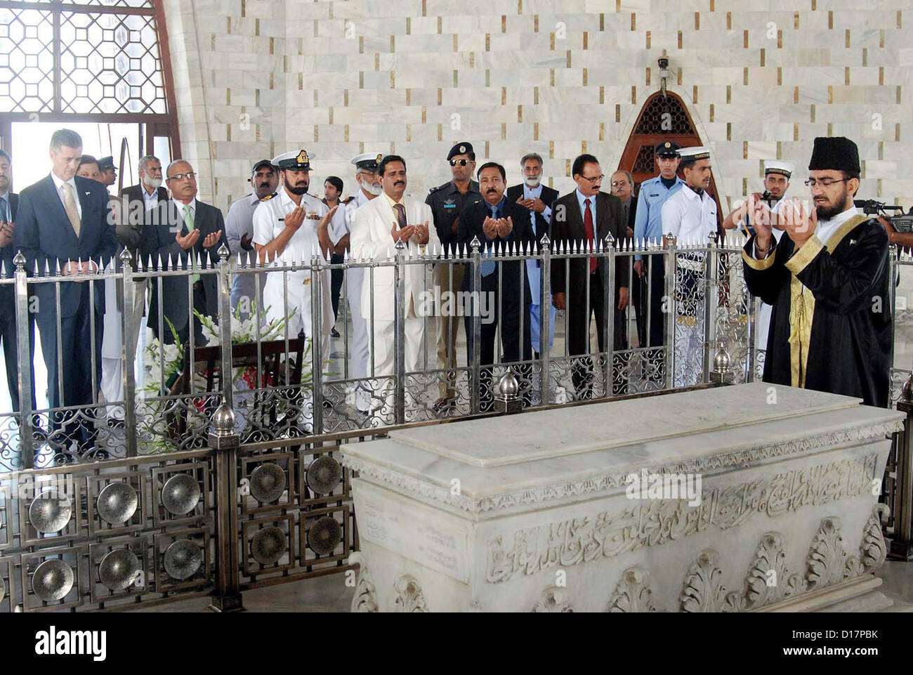 U.S Ambassador, Richard Olson offer Dua for the soul of Quaid-e-Azam ...